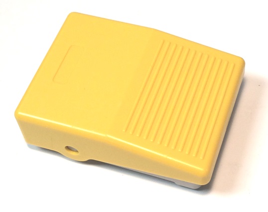 Miniature foot switch, black base/yellow guard, 1 (NO+NC) contact - ITC ...